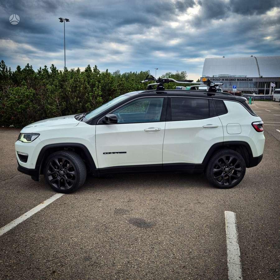 Balts Jeep Compass 2021 Šauļi, ar dzinēja tilpumu 1.33 L un nobraukumu 103 tūkst. km par 17000 €, foto 1 vietnē AUTOMOTO.COM.LV