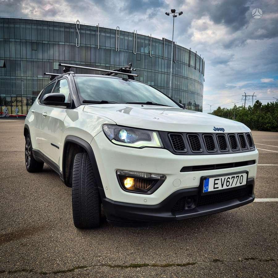 Balts Jeep Compass 2021 Šauļi, ar dzinēja tilpumu 1.33 L un nobraukumu 103 tūkst. km par 17000 €, foto 3 vietnē AUTOMOTO.COM.LV