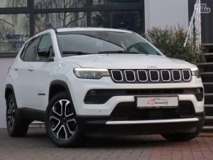 White Jeep Compass 2022 in Kaunas, with an engine capacity of 1.30 L and mileage of 25 thousand km for 23689 €, photo  on AUTOMOTO.COM.LV