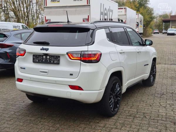 Balts Jeep Compass 2022 Kauņa, ar dzinēja tilpumu 1.30 L un nobraukumu 82 tūkst. km par 22364 €, foto 4 vietnē AUTOMOTO.COM.LV