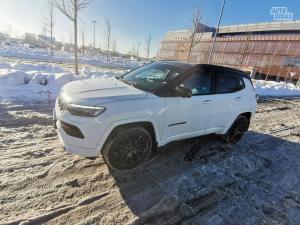 White Jeep Compass 2022 in Klaipeda, with an engine capacity of 2.40 L and mileage of 16 thousand km for 23700 €, photo 5 on AUTOMOTO.COM.LV