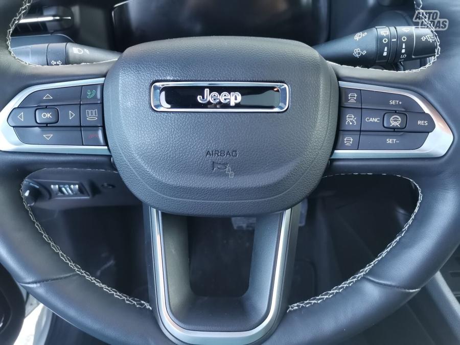 White Jeep Compass 2022 in Klaipeda, with an engine capacity of 2.40 L and mileage of 16 thousand km for 23700 €, photo 15 on AUTOMOTO.COM.LV