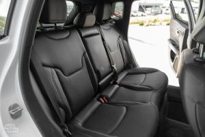 White Jeep Compass 2022 in Vilnius, with an engine capacity of 2.40 L and mileage of 17 thousand km for 22900 €, photo 22 on AUTOMOTO.COM.LV