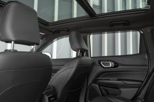 White Jeep Compass 2022 in Vilnius, with an engine capacity of 2.40 L and mileage of 17 thousand km for 22900 €, photo 24 on AUTOMOTO.COM.LV