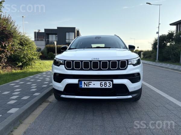 Balts Jeep Compass 2022 Rīga, ar dzinēja tilpumu 1.30 L un nobraukumu 78 tūkst. km par 18800 €, foto 6 vietnē AUTOMOTO.COM.LV