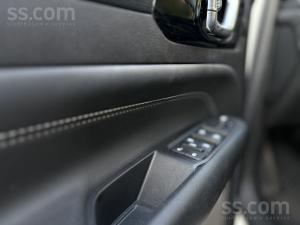 White Jeep Compass 2022 in Riga, with an engine capacity of 1.30 L and mileage of 78 thousand km for 17900 €, photo 18 on AUTOMOTO.COM.LV