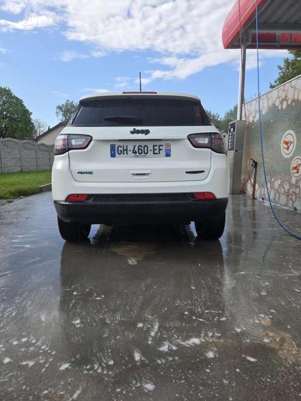 Jeep Compass 2022 in Trakai on AUTOMOTO.COM.LV White Jeep Compass 2022 in Trakai, with an engine capacity of 1.33 L and mileage of 127 thousand km for 16500 €, photo 11 on AUTOMOTO.COM.LV