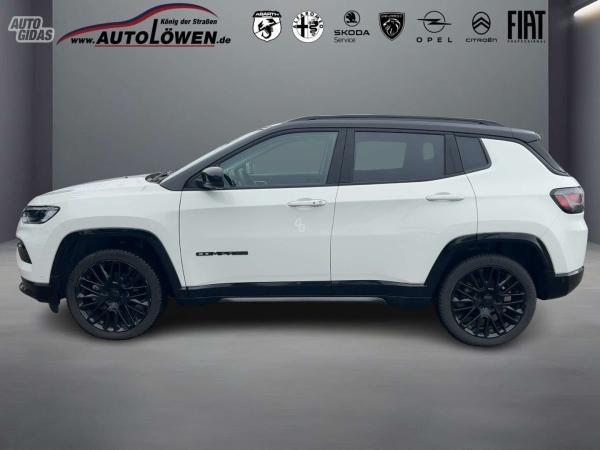 White Jeep Compass 2023 in Kaunas, with an engine capacity of 1.50 L and mileage of 26 thousand km for 28321 €, photo 2 on AUTOMOTO.COM.LV