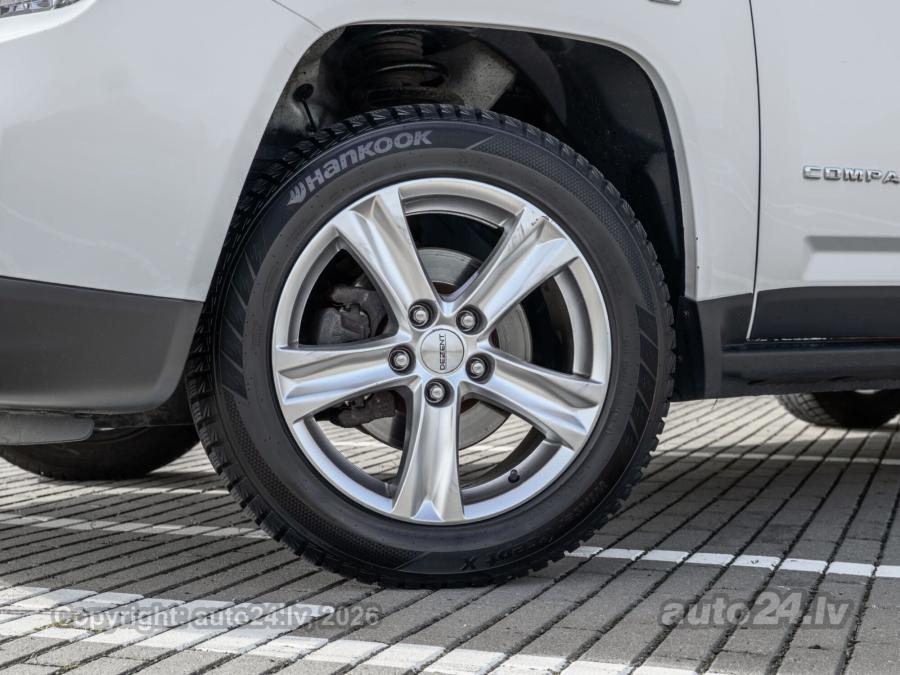 Balts Jeep Compass 2014 Tallina, ar dzinēja tilpumu 2.40 L un nobraukumu 86 tūkst. km par 9500 €, foto 6 vietnē AUTOMOTO.COM.LV