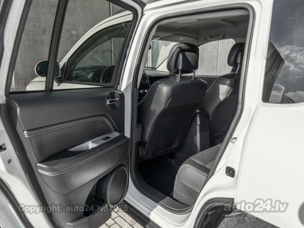 Balts Jeep Compass 2014 Tallina, ar dzinēja tilpumu 2.40 L un nobraukumu 86 tūkst. km par 9500 €, foto 10 vietnē AUTOMOTO.COM.LV