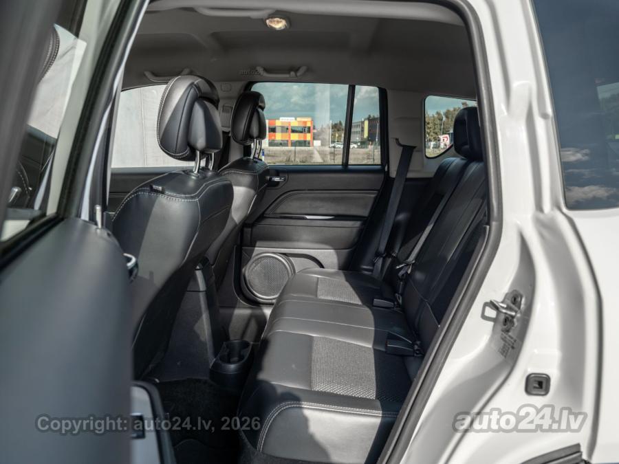 Balts Jeep Compass 2014 Tallina, ar dzinēja tilpumu 2.40 L un nobraukumu 86 tūkst. km par 9500 €, foto 11 vietnē AUTOMOTO.COM.LV
