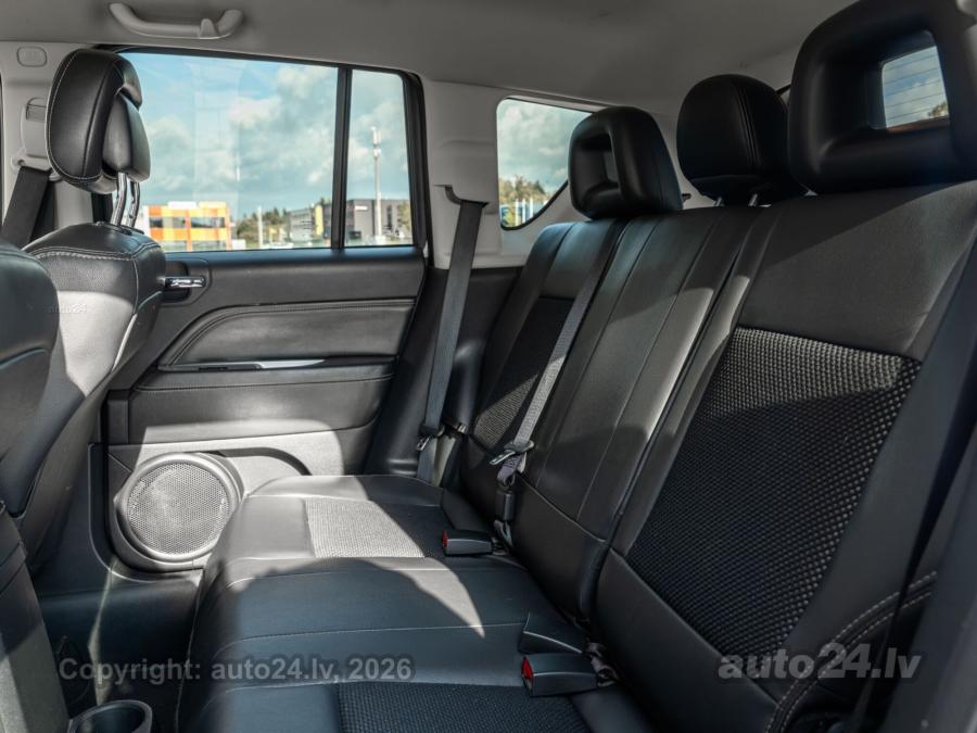 Balts Jeep Compass 2014 Tallina, ar dzinēja tilpumu 2.40 L un nobraukumu 86 tūkst. km par 9500 €, foto 12 vietnē AUTOMOTO.COM.LV