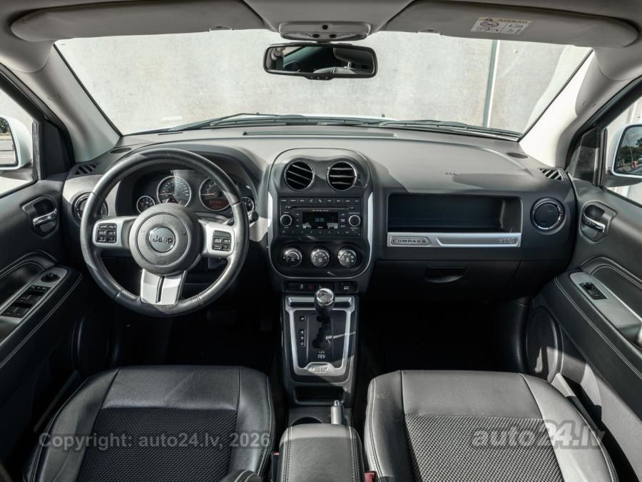 Balts Jeep Compass 2014 Tallina, ar dzinēja tilpumu 2.40 L un nobraukumu 86 tūkst. km par 9500 €, foto 14 vietnē AUTOMOTO.COM.LV