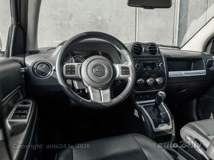 Balts Jeep Compass 2014 Tallina, ar dzinēja tilpumu 2.40 L un nobraukumu 86 tūkst. km par 9500 €, foto 15 vietnē AUTOMOTO.COM.LV