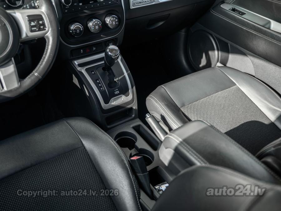Balts Jeep Compass 2014 Tallina, ar dzinēja tilpumu 2.40 L un nobraukumu 86 tūkst. km par 9500 €, foto 17 vietnē AUTOMOTO.COM.LV
