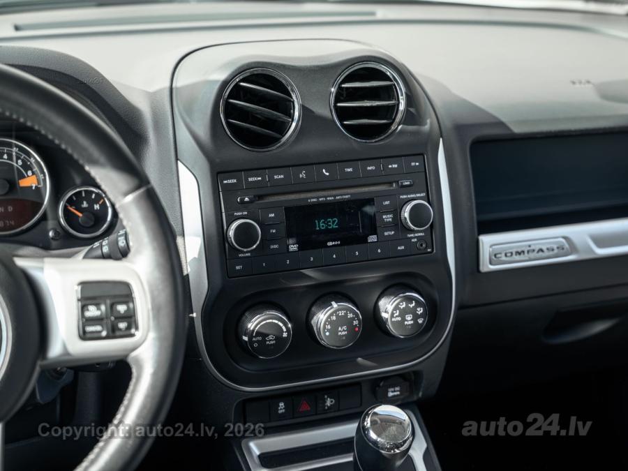Balts Jeep Compass 2014 Tallina, ar dzinēja tilpumu 2.40 L un nobraukumu 86 tūkst. km par 9500 €, foto 18 vietnē AUTOMOTO.COM.LV