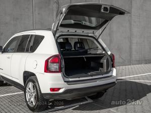Balts Jeep Compass 2014 Tallina, ar dzinēja tilpumu 2.40 L un nobraukumu 86 tūkst. km par 9500 €, foto 22 vietnē AUTOMOTO.COM.LV