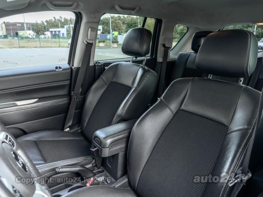 Balts Jeep Compass 2014 Tallina, ar dzinēja tilpumu 2.40 L un nobraukumu 86 tūkst. km par 9500 €, foto 25 vietnē AUTOMOTO.COM.LV