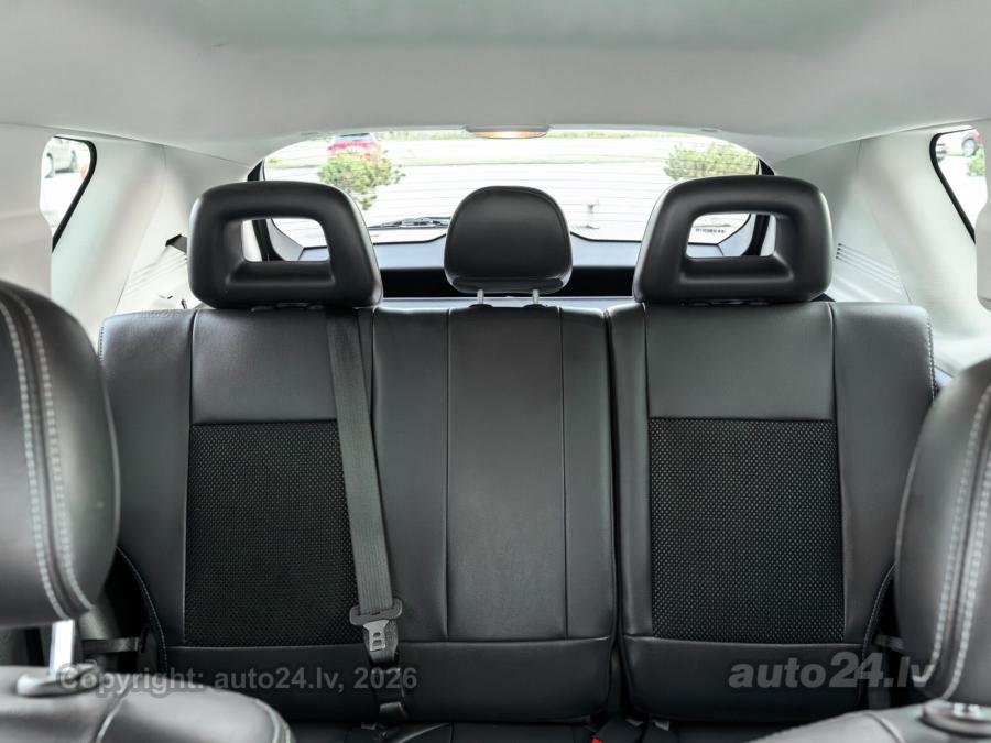 Balts Jeep Compass 2014 Tallina, ar dzinēja tilpumu 2.40 L un nobraukumu 86 tūkst. km par 9500 €, foto 26 vietnē AUTOMOTO.COM.LV