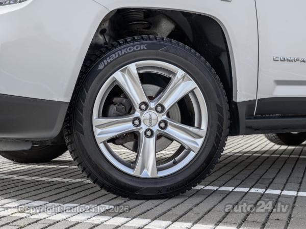 Джип Компас 2014 в Таллин на AUTOMOTO.COM.LV Белый Джип Компас 2014 в Таллин, объемом двигателя 2.40 л и пробегом 86 тыс. км за 9500 €, фото 6 на AUTOMOTO.COM.LV