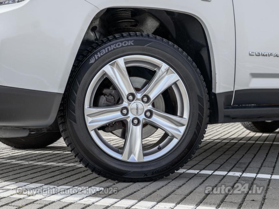 Balts Jeep Compass 2014 Tallina, ar dzinēja tilpumu 2.40 L un nobraukumu 86 tūkst. km par 9500 €, foto 6 vietnē AUTOMOTO.COM.LV