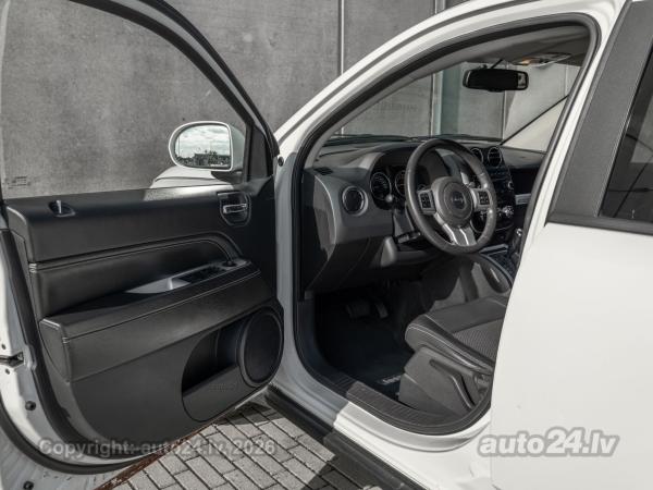 Джип Компас 2014 в Таллин на AUTOMOTO.COM.LV Белый Джип Компас 2014 в Таллин, объемом двигателя 2.40 л и пробегом 86 тыс. км за 9500 €, фото 9 на AUTOMOTO.COM.LV