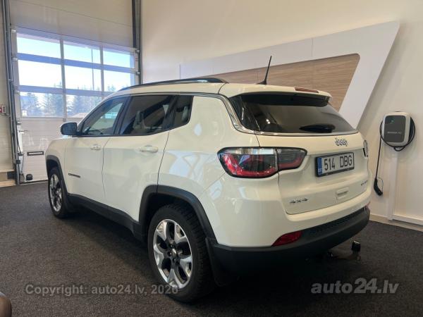 White Jeep Compass 2019 in Rakvere, with an engine capacity of 2.00 L and mileage of 296 thousand km for 8900 €, photo 3 on AUTOMOTO.COM.LV