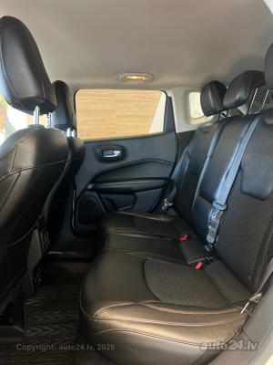 White Jeep Compass 2019 in Rakvere, with an engine capacity of 2.00 L and mileage of 296 thousand km for 8900 €, photo 9 on AUTOMOTO.COM.LV