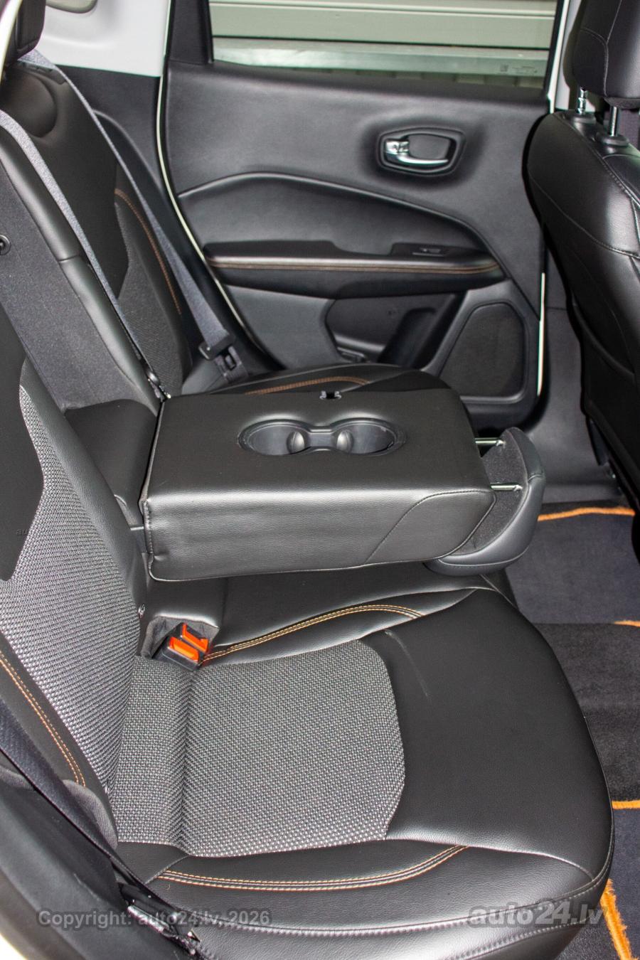 White Jeep Compass 2019 in Tallinn, with an engine capacity of 1.40 L and mileage of 89 thousand km for 14500 €, photo 23 on AUTOMOTO.COM.LV