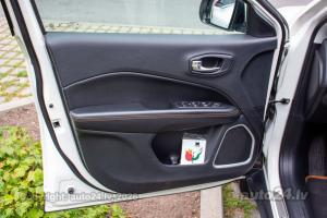 White Jeep Compass 2019 in Tallinn, with an engine capacity of 1.40 L and mileage of 89 thousand km for 14500 €, photo 25 on AUTOMOTO.COM.LV