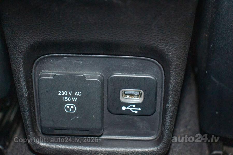 White Jeep Compass 2019 in Tallinn, with an engine capacity of 1.40 L and mileage of 89 thousand km for 14500 €, photo 27 on AUTOMOTO.COM.LV