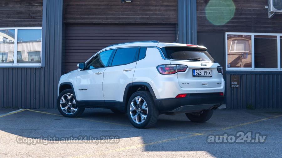 White Jeep Compass 2019 in Tallinn, with an engine capacity of 1.40 L and mileage of 57 thousand km for 15900 €, photo 5 on AUTOMOTO.COM.LV