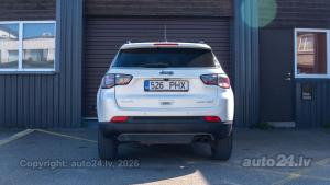 White Jeep Compass 2019 in Tallinn, with an engine capacity of 1.40 L and mileage of 57 thousand km for 15900 €, photo 7 on AUTOMOTO.COM.LV