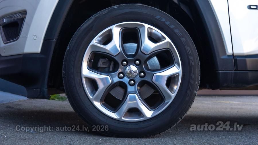White Jeep Compass 2019 in Tallinn, with an engine capacity of 1.40 L and mileage of 57 thousand km for 15900 €, photo 9 on AUTOMOTO.COM.LV