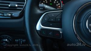 White Jeep Compass 2019 in Tallinn, with an engine capacity of 1.40 L and mileage of 57 thousand km for 15900 €, photo 19 on AUTOMOTO.COM.LV