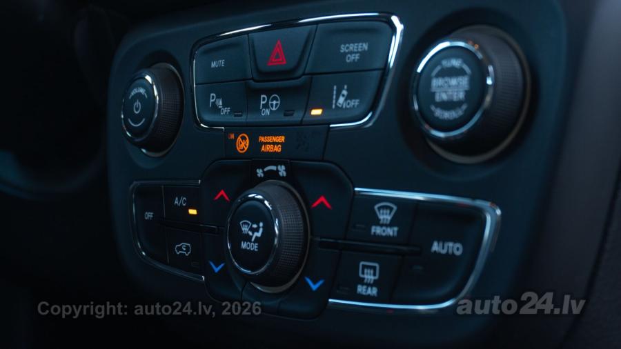 White Jeep Compass 2019 in Tallinn, with an engine capacity of 1.40 L and mileage of 57 thousand km for 15900 €, photo 21 on AUTOMOTO.COM.LV