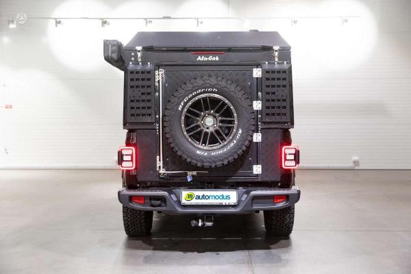 Black Jeep Gladiator 2021 in Klaipeda, with an engine capacity of 2.99 L and mileage of 22 thousand km for 69900 €, photo 15 on AUTOMOTO.COM.LV