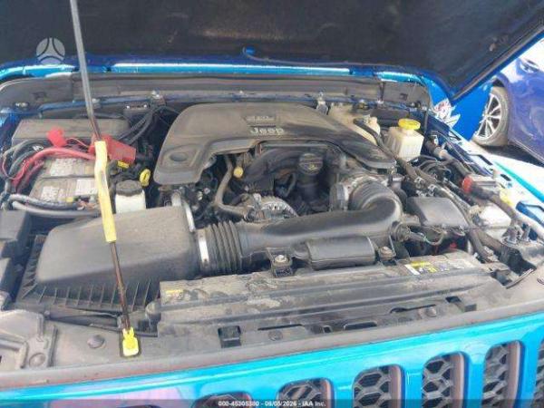 Blue Jeep Gladiator 2021 in Klaipeda, with an engine capacity of 3.60 L and mileage of 109 thousand km for 15000 €, photo 10 on AUTOMOTO.COM.LV