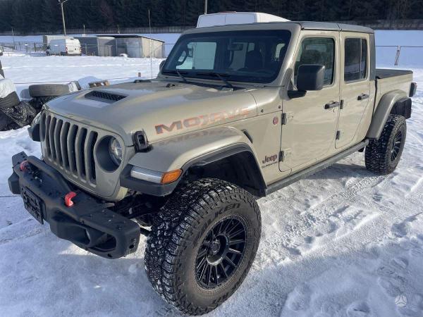 Brown Jeep Gladiator 2022 in Vilnius, with an engine capacity of 3.60 L and mileage of 9 thousand km for 44950 €, photo 2 on AUTOMOTO.COM.LV