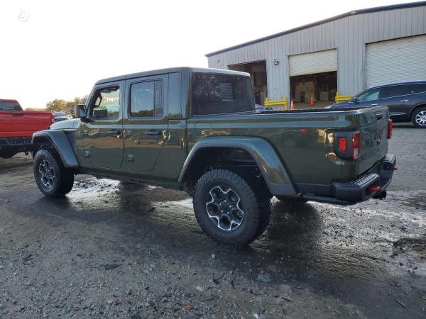 Green Jeep Gladiator 2023 in Klaipeda, with an engine capacity of 3.60 L and mileage of 9 thousand km for 17400 €, photo 3 on AUTOMOTO.COM.LV