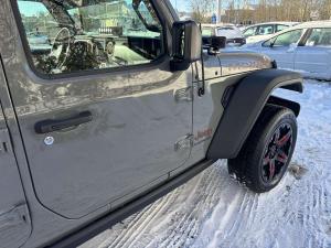Pelēks Jeep Gladiator 2022 Panevēža, ar dzinēja tilpumu 3.60 L un nobraukumu 80 tūkst. km par 38900 €, foto 6 vietnē AUTOMOTO.COM.LV