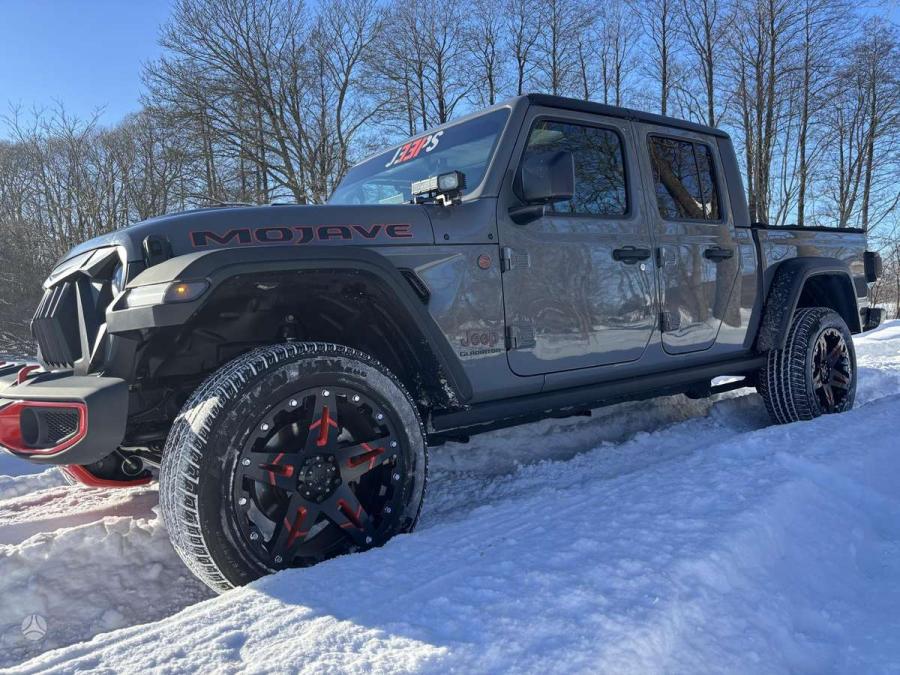 Pelēks Jeep Gladiator 2022 Panevēža, ar dzinēja tilpumu 3.60 L un nobraukumu 80 tūkst. km par 38900 €, foto 33 vietnē AUTOMOTO.COM.LV