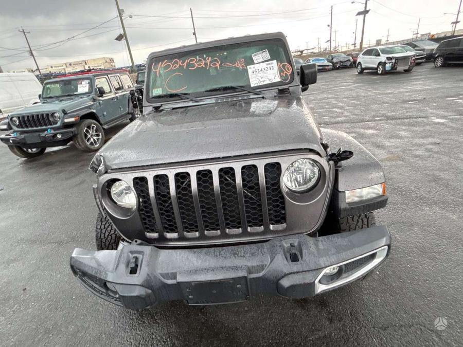Pelēks Jeep Gladiator 2021 Ukmergė, ar dzinēja tilpumu 3.60 L un nobraukumu 86 tūkst. km par 21499 €, foto 3 vietnē AUTOMOTO.COM.LV