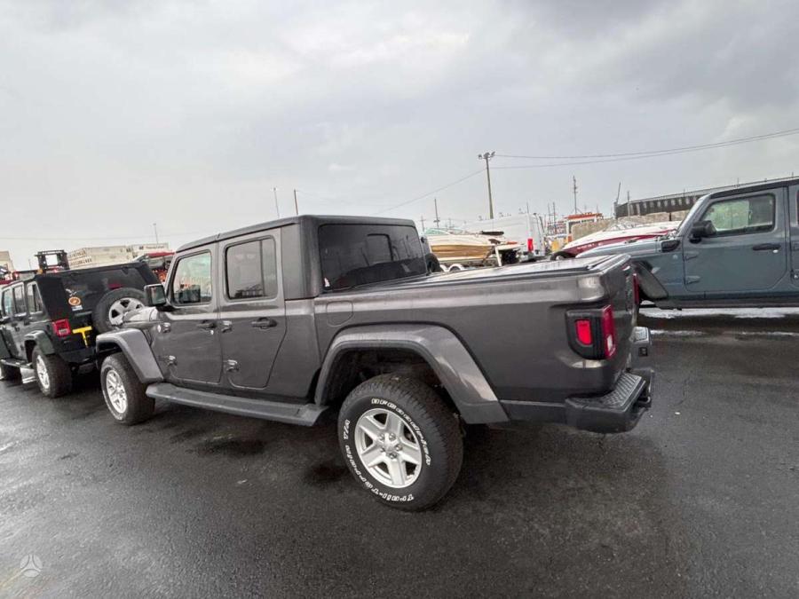 Pelēks Jeep Gladiator 2021 Ukmergė, ar dzinēja tilpumu 3.60 L un nobraukumu 86 tūkst. km par 21499 €, foto 8 vietnē AUTOMOTO.COM.LV