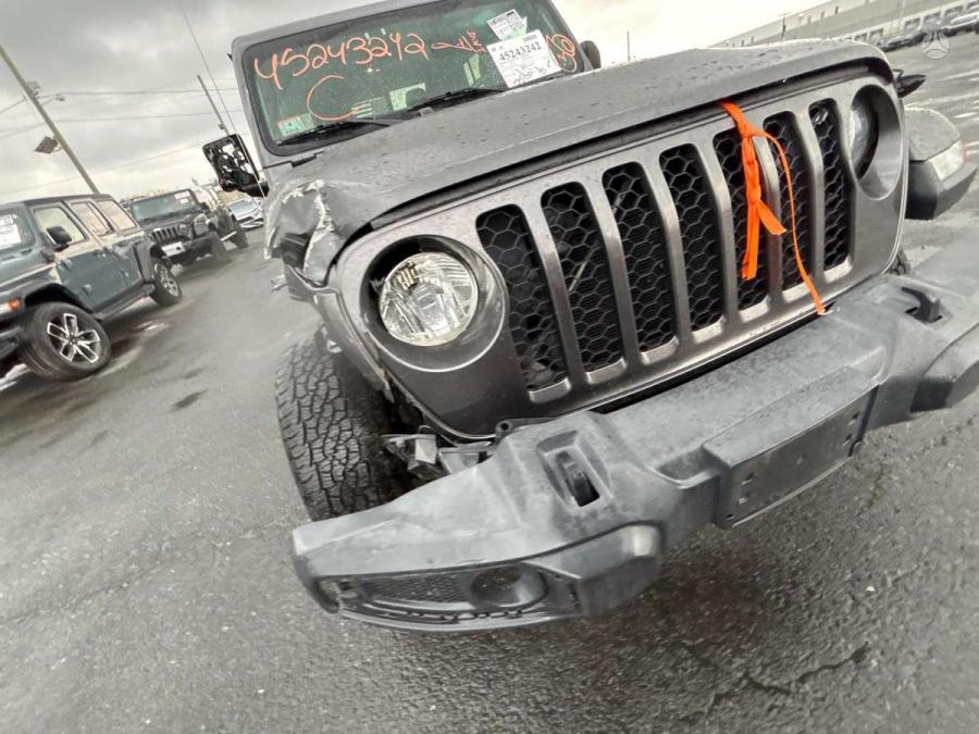 Pelēks Jeep Gladiator 2021 Ukmergė, ar dzinēja tilpumu 3.60 L un nobraukumu 86 tūkst. km par 21499 €, foto 17 vietnē AUTOMOTO.COM.LV