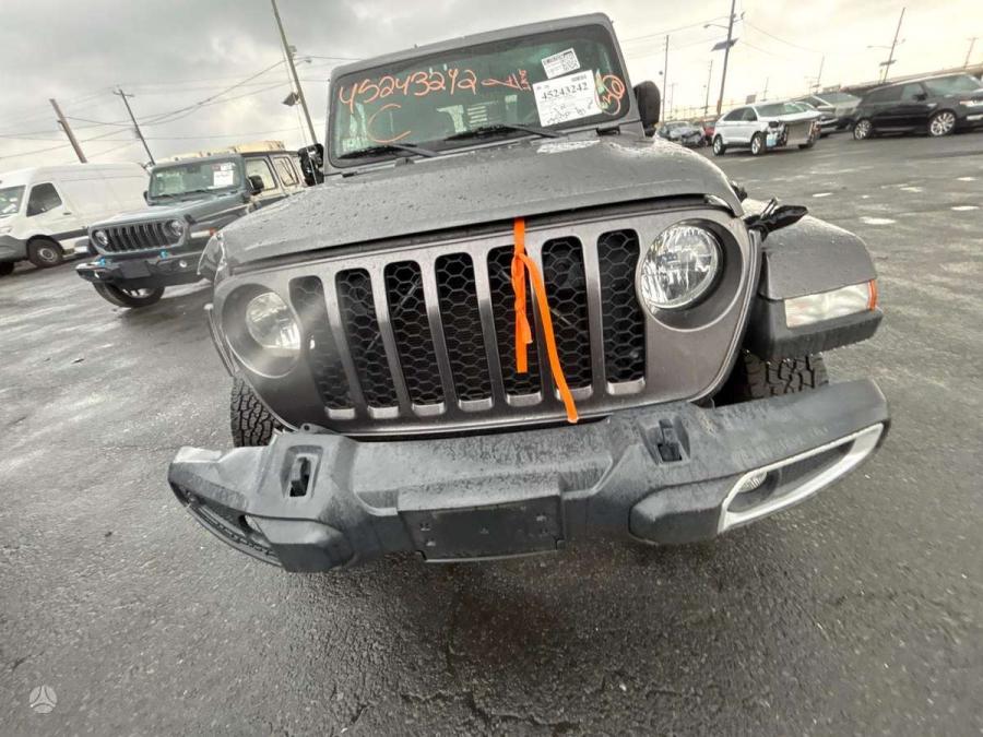 Pelēks Jeep Gladiator 2021 Ukmergė, ar dzinēja tilpumu 3.60 L un nobraukumu 86 tūkst. km par 21499 €, foto 21 vietnē AUTOMOTO.COM.LV