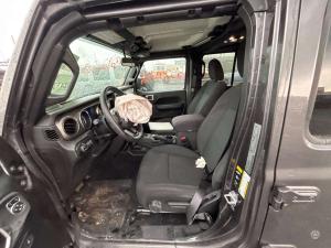 Pelēks Jeep Gladiator 2021 Ukmergė, ar dzinēja tilpumu 3.60 L un nobraukumu 86 tūkst. km par 21499 €, foto 27 vietnē AUTOMOTO.COM.LV