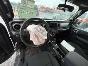 Pelēks Jeep Gladiator 2021 Ukmergė, ar dzinēja tilpumu 3.60 L un nobraukumu 86 tūkst. km par 21499 €, foto 28 vietnē AUTOMOTO.COM.LV
