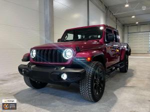 Red Jeep Gladiator 2024 in Vilnius, with an engine capacity of 3.60 L and mileage of 12 thousand km for 56490 €, photo  on AUTOMOTO.COM.LV