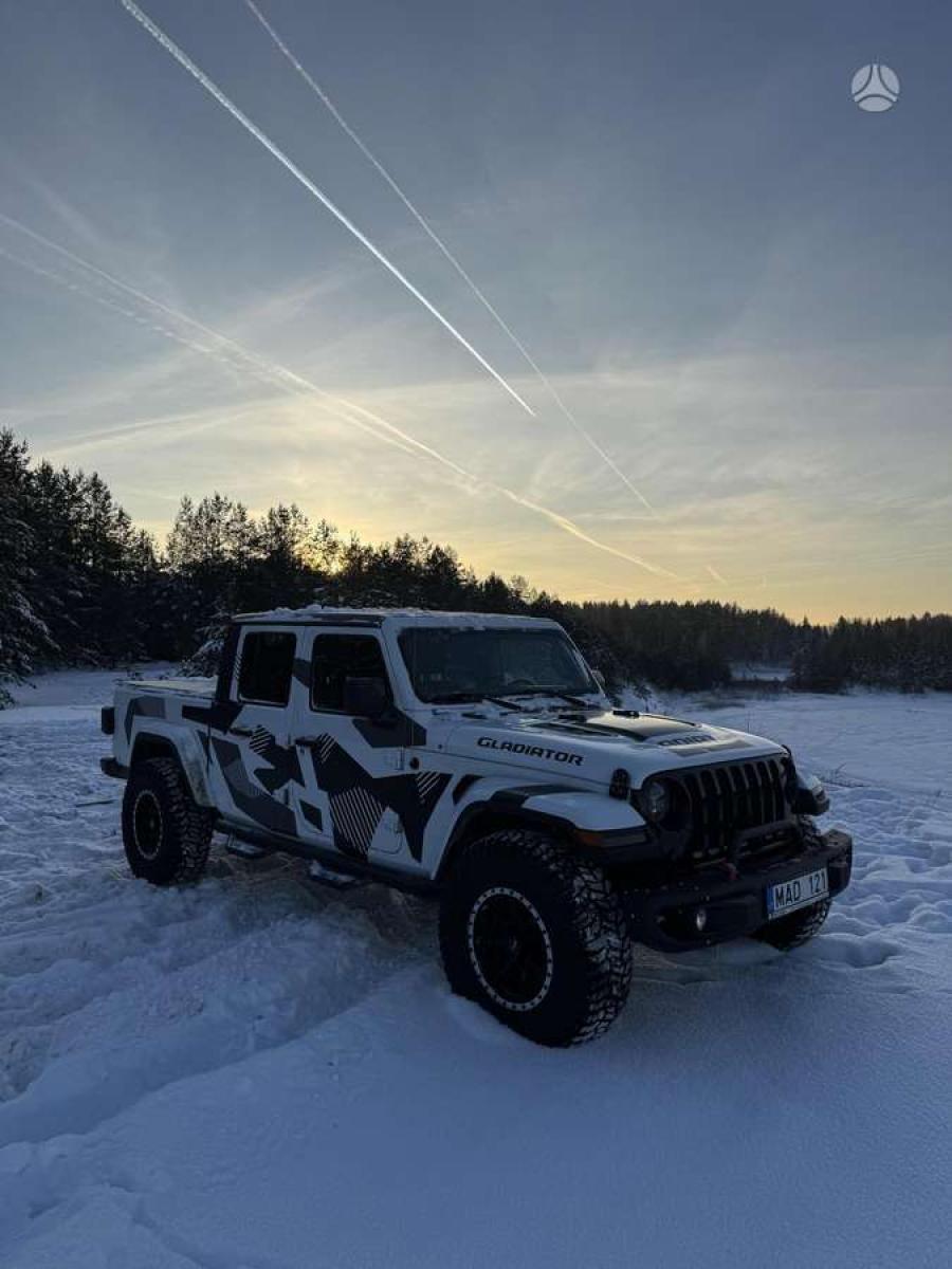 Balts Jeep Gladiator 2021 Viļņa, ar dzinēja tilpumu 3.60 L un nobraukumu 37 tūkst. km par 35500 €, foto 8 vietnē AUTOMOTO.COM.LV
